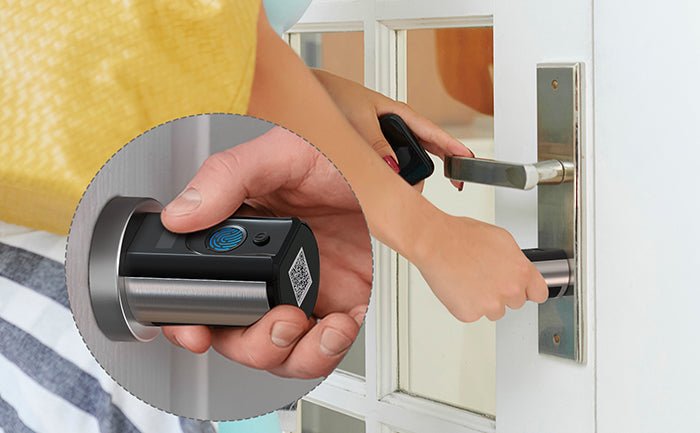 Can You Still Unlock a Smart Door Lock Without Internet, Power, or Pho ...